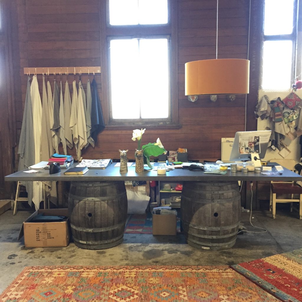 RETAIL COUNTERTOP - LITTLE AND FOX - Raw Concrete Design